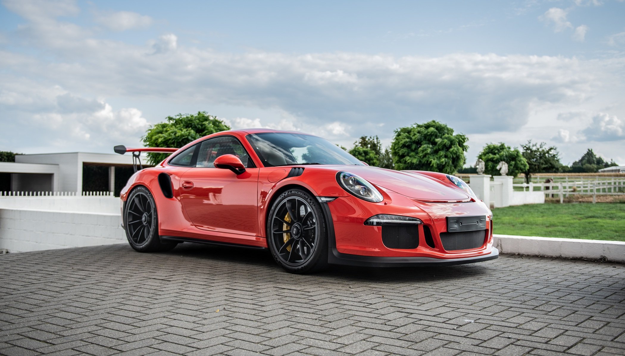 Porsche Hermens – Sportwagencentrum